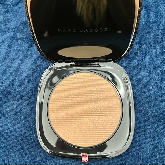 Marc Jacobs | Makeup | Nib Marc Jacobs Omega Glaze Highlighter Powder ...